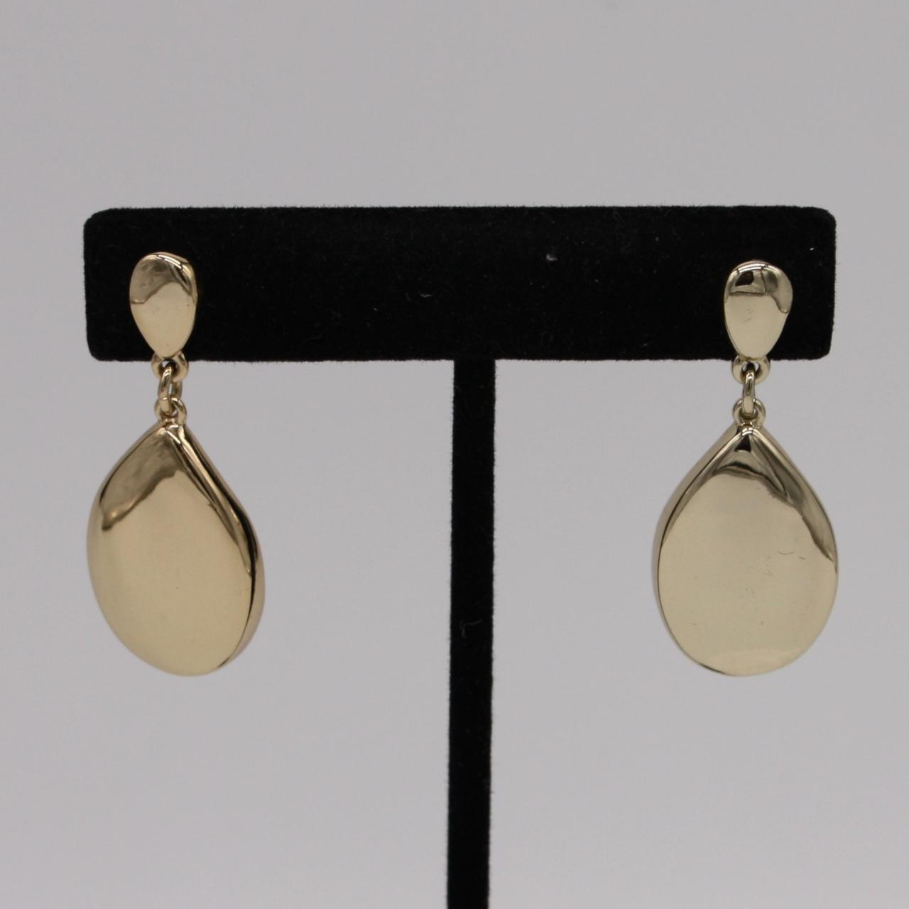 Gorgeous Gold Tone Tear Drop Style Earrings This... - Depop