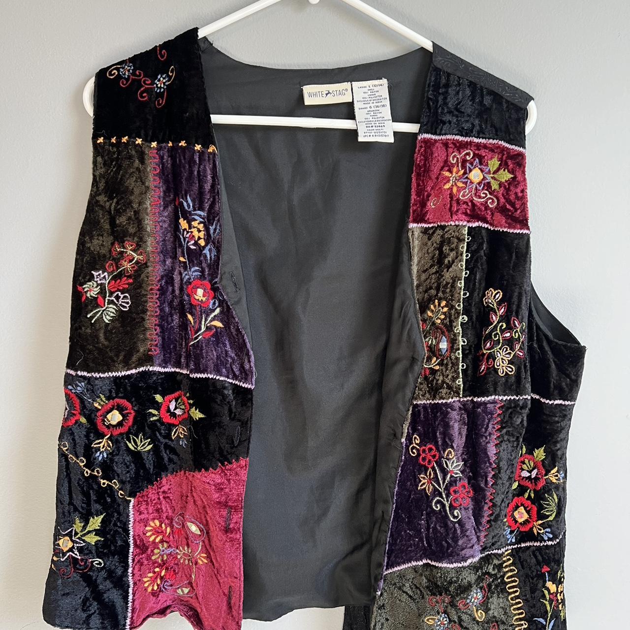 embroidered vest - Depop