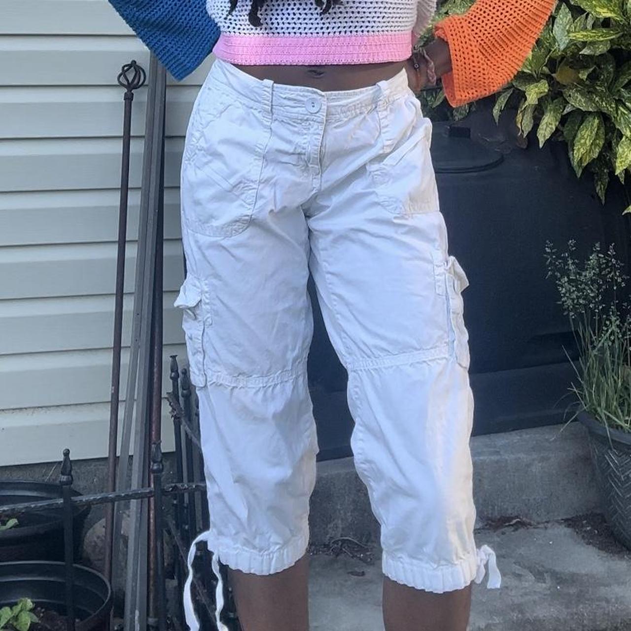 White Cargo Capri Pants 🪷 size - tagged 4P, around... - Depop