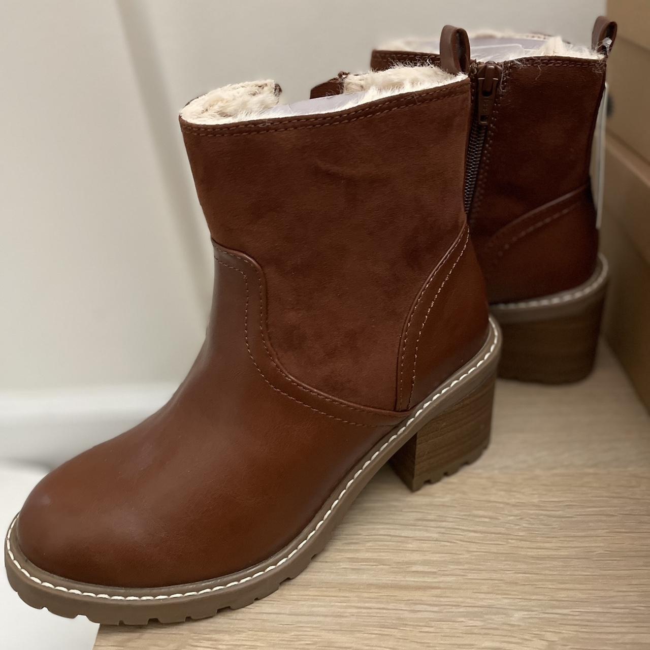 Universal Thread Women's Boots | Depop