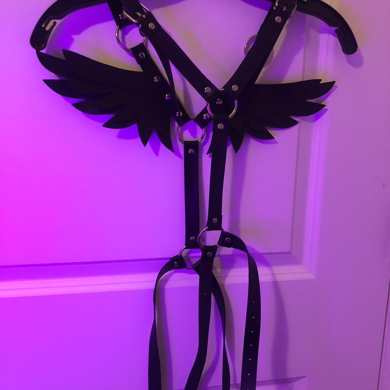 Bat harness - Depop