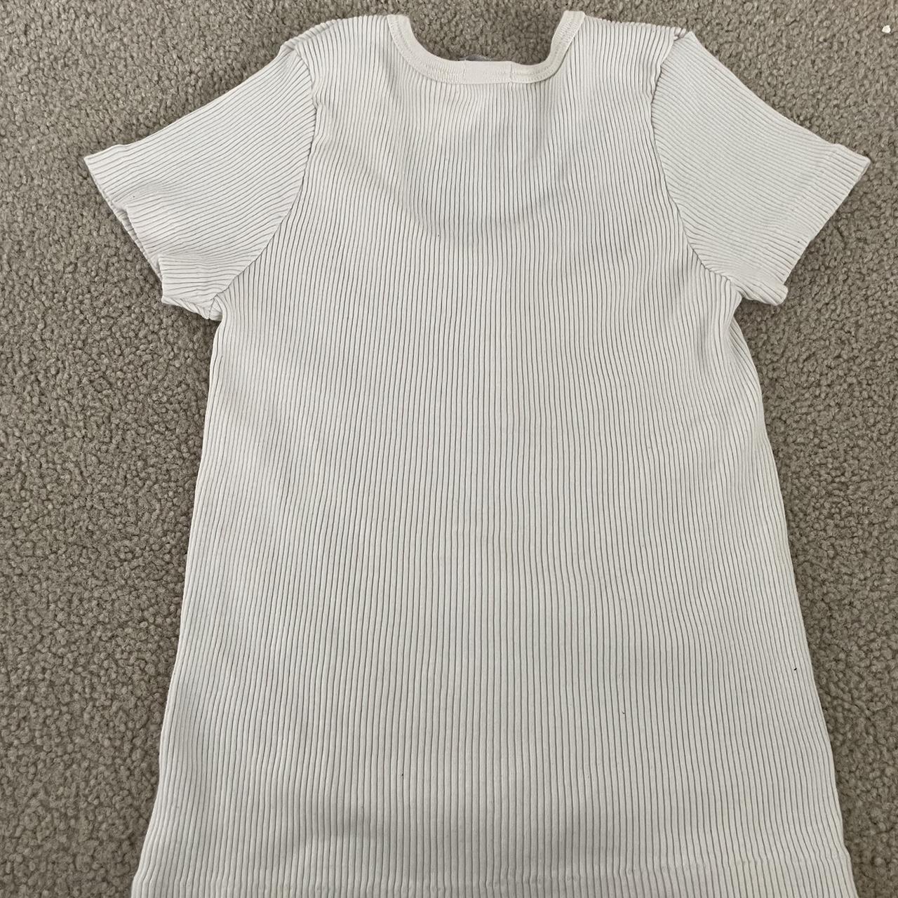 Women's Cream T-shirt | Depop