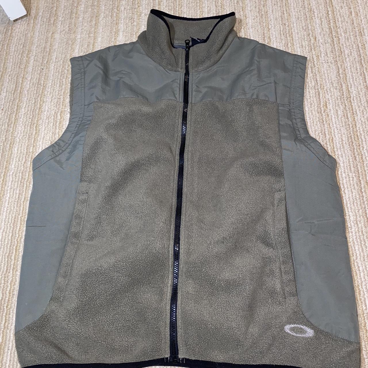Oakley Men's Gilet | Depop