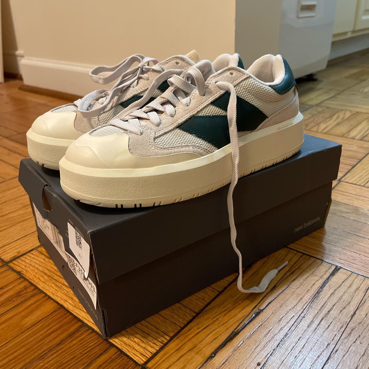 Never worn CT302 New Balance Men’s 7 Fits a women’s... - Depop