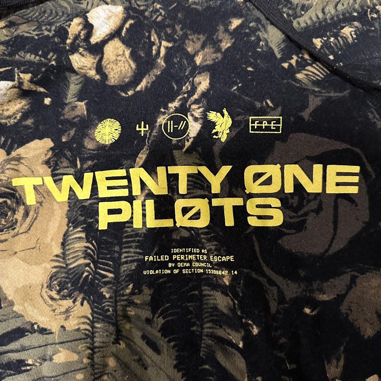 Women's Brown and Green Sweatshirt | Depop