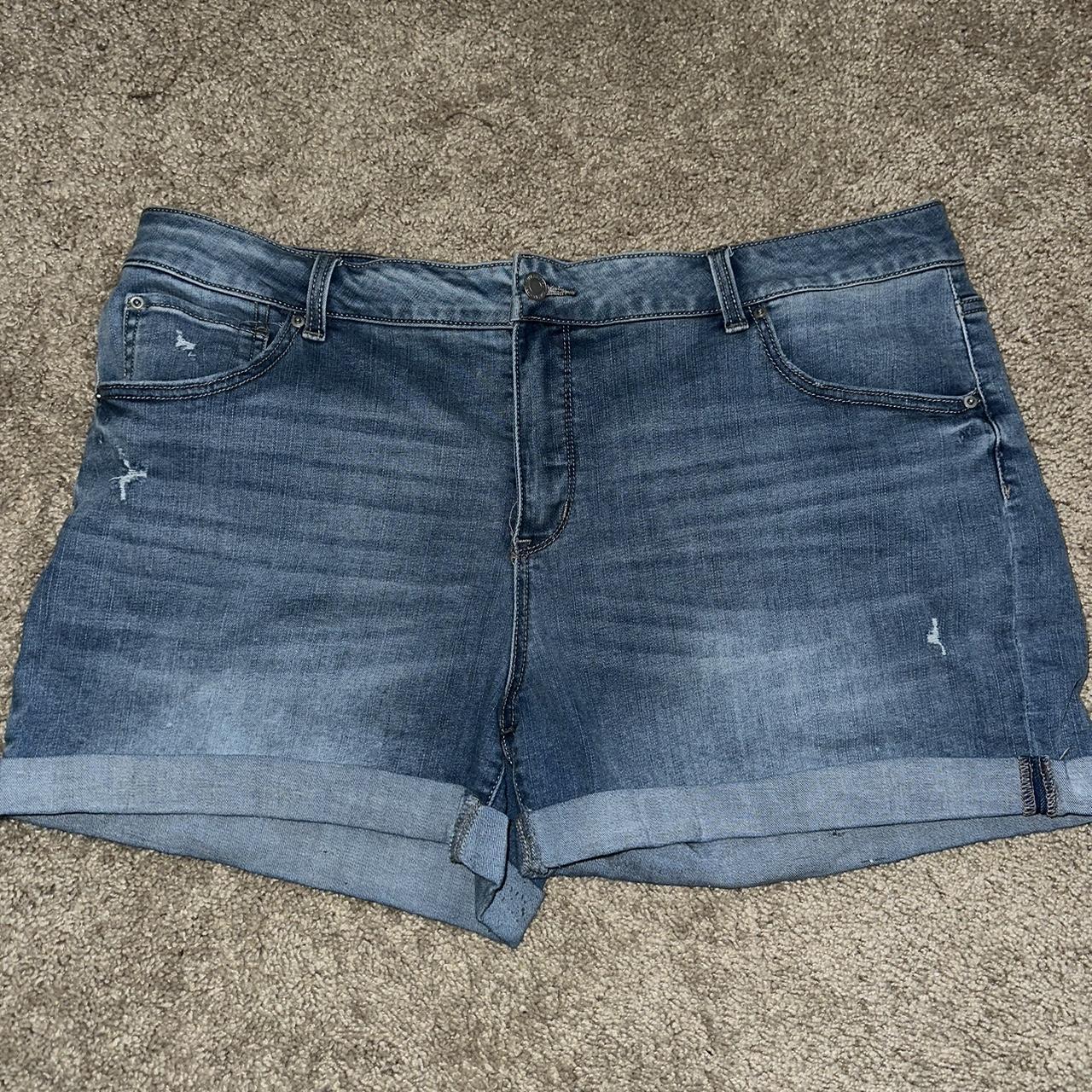 Time and Tru Women's Blue Shorts | Depop