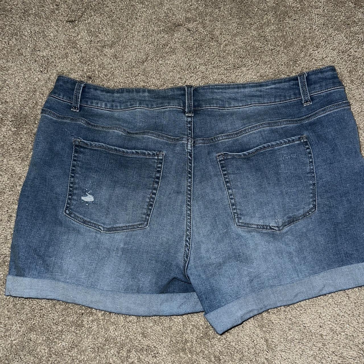Time and Tru Women's Blue Shorts | Depop