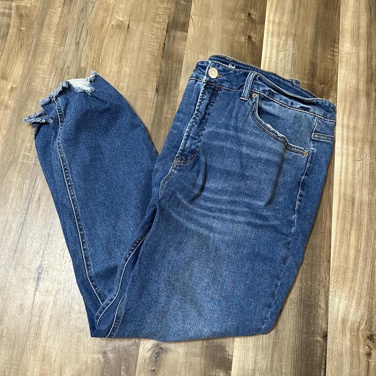 Blue ripped skinny jeans. Amazing fit. - Depop