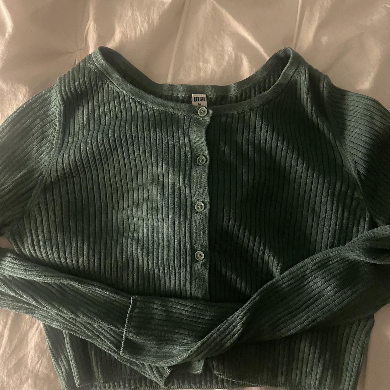 Green cropped cardigan - Depop