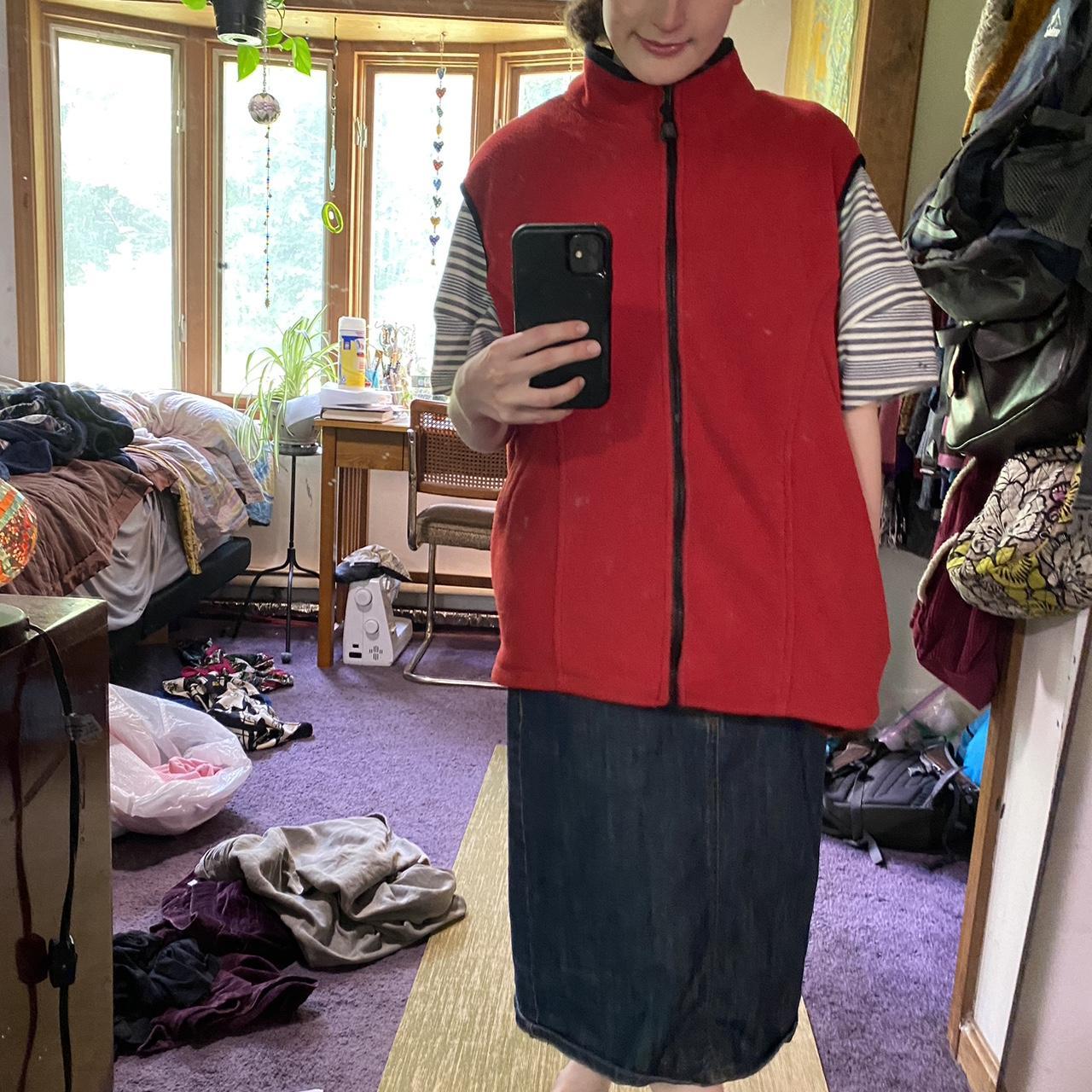 Red sideout vest, Has pockets, very cute and looks... - Depop