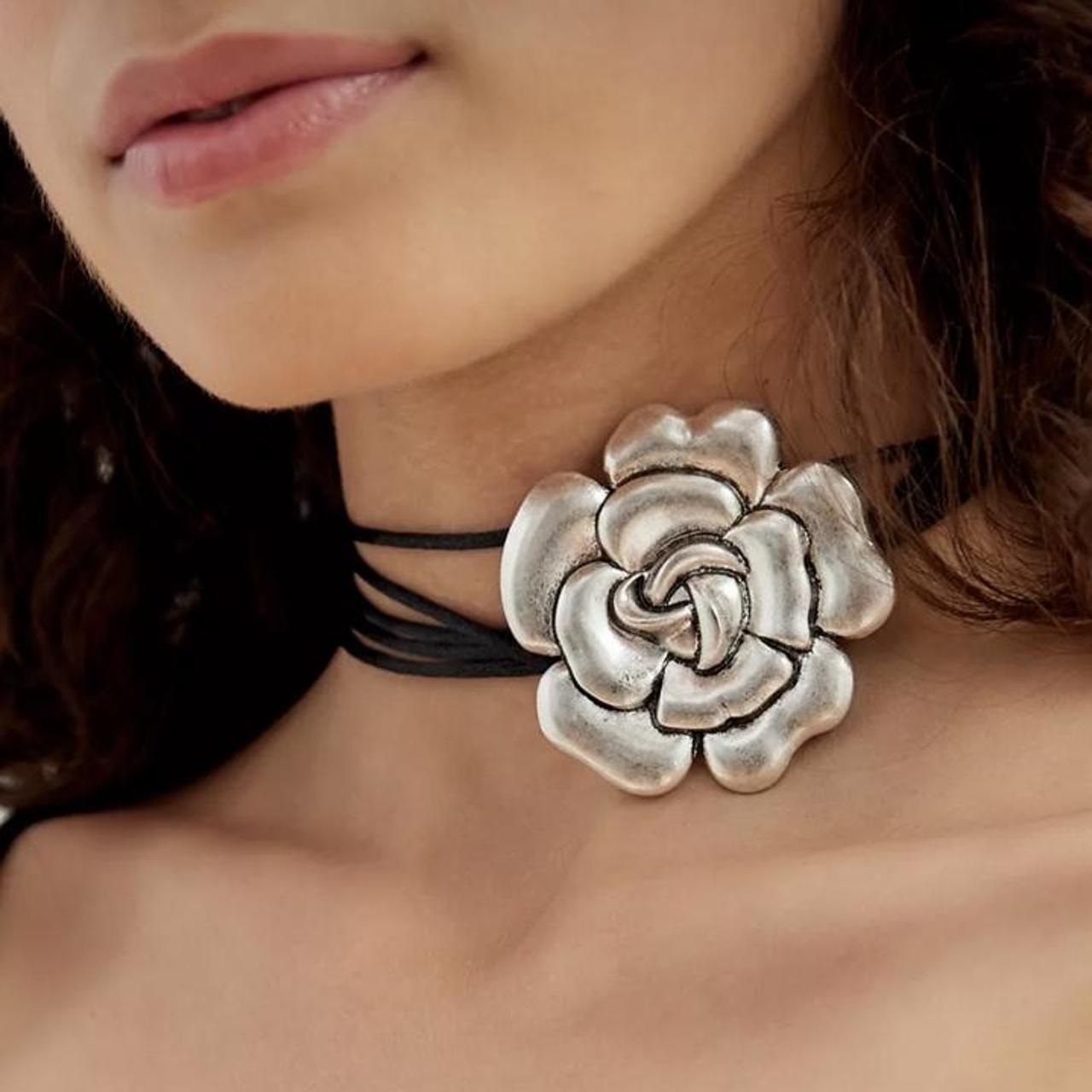 urban outfitters rose choker -metal rose... - Depop