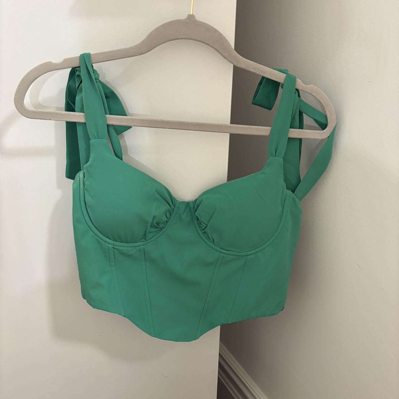 Green going out bow tie tank top - Depop