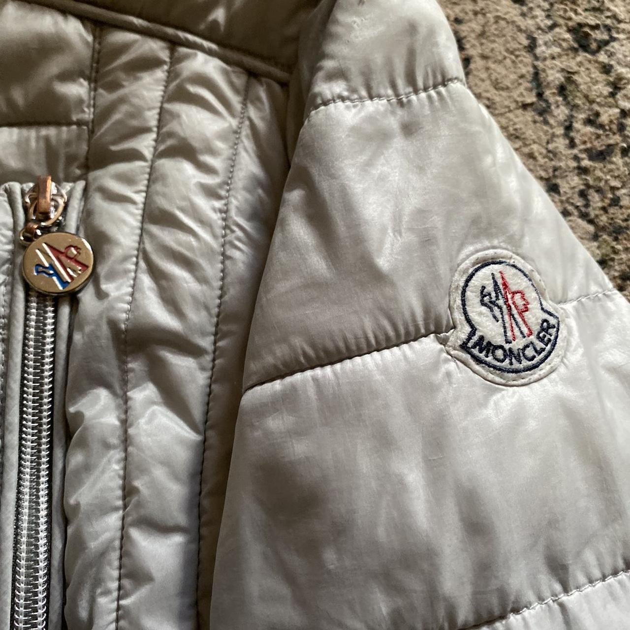 Grey vintage Moncler puffer jacket Really nice... - Depop