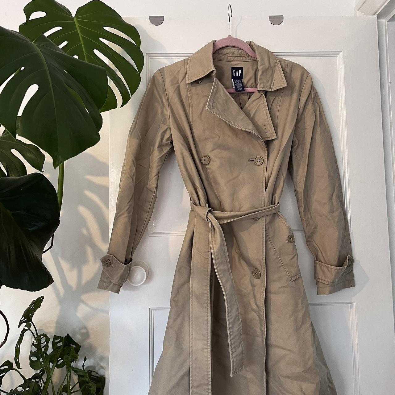 Vintage GAP trench coat with belt. Great quality -... - Depop