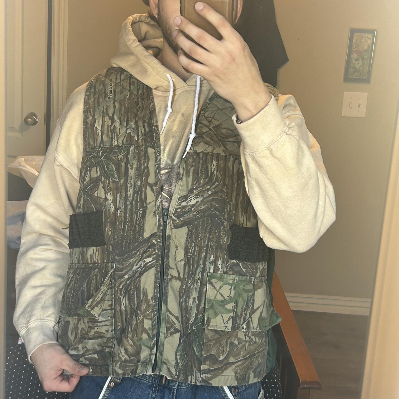 Vintage Realtree Camo Zip Up Vest. Everything is in... - Depop