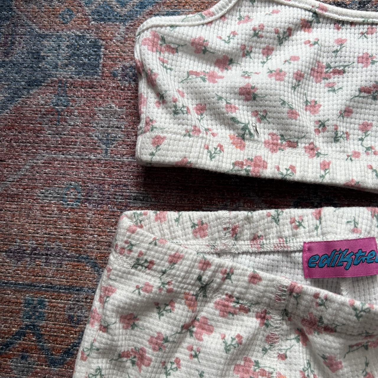 edikted floral short and tank set ! super cute and... - Depop