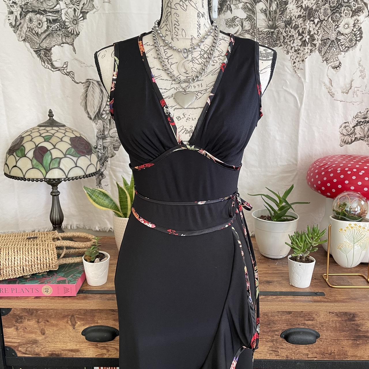 🐞 Vintage Rampage wrap dress with floral piping hem... - Depop
