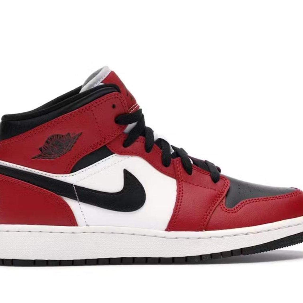 Jordan 1 mids Chicago black toe Really good... - Depop