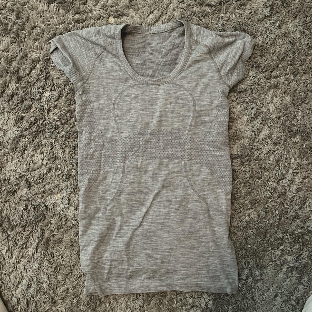 Lululemon Women's Grey Shirt | Depop