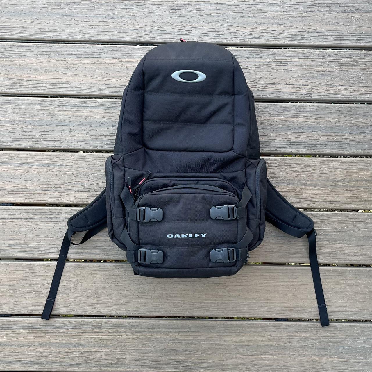 Oakley Chamber Range Backpack - 92799-001 Stealth... | Depop