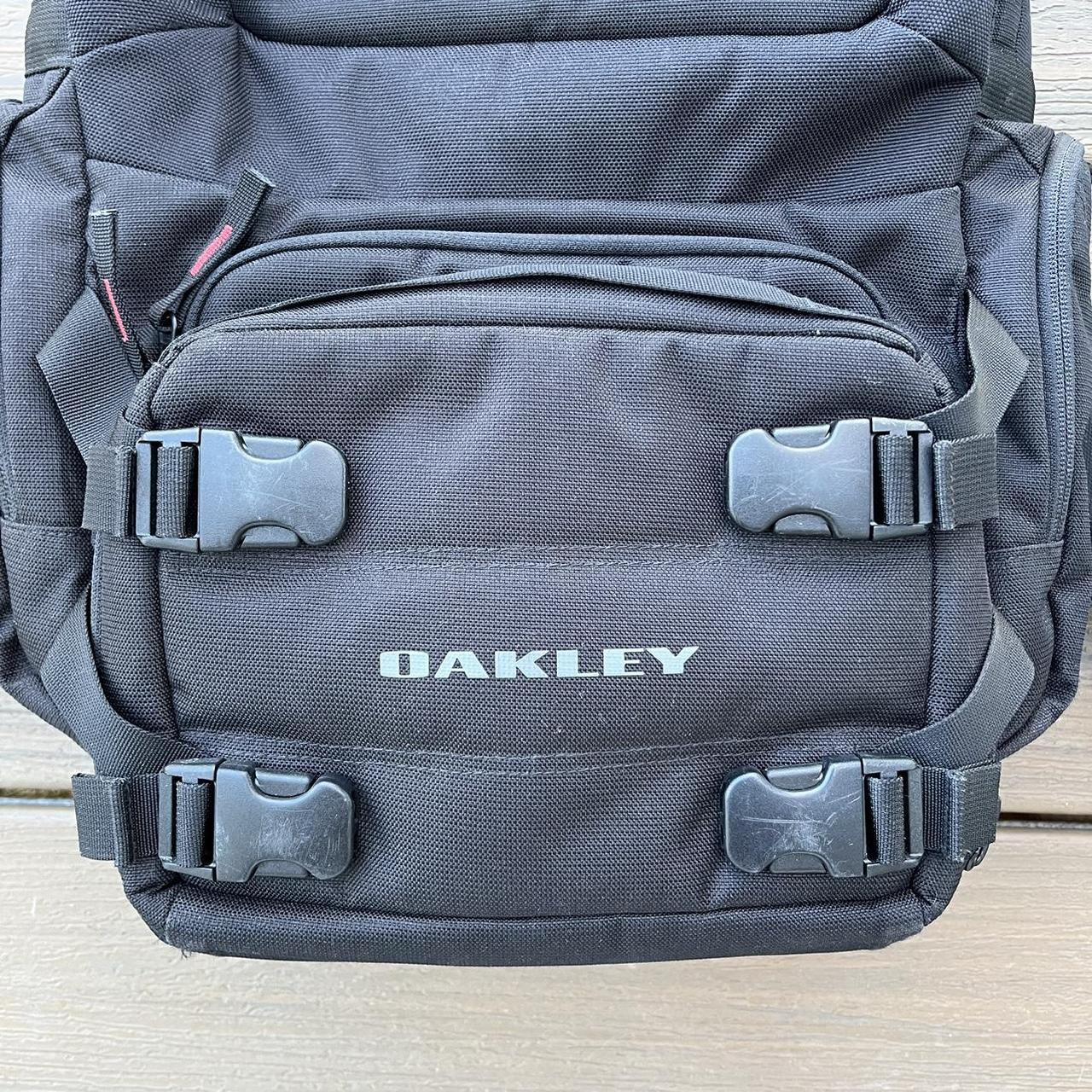 Oakley Chamber Range Backpack - 92799-001 Stealth... | Depop