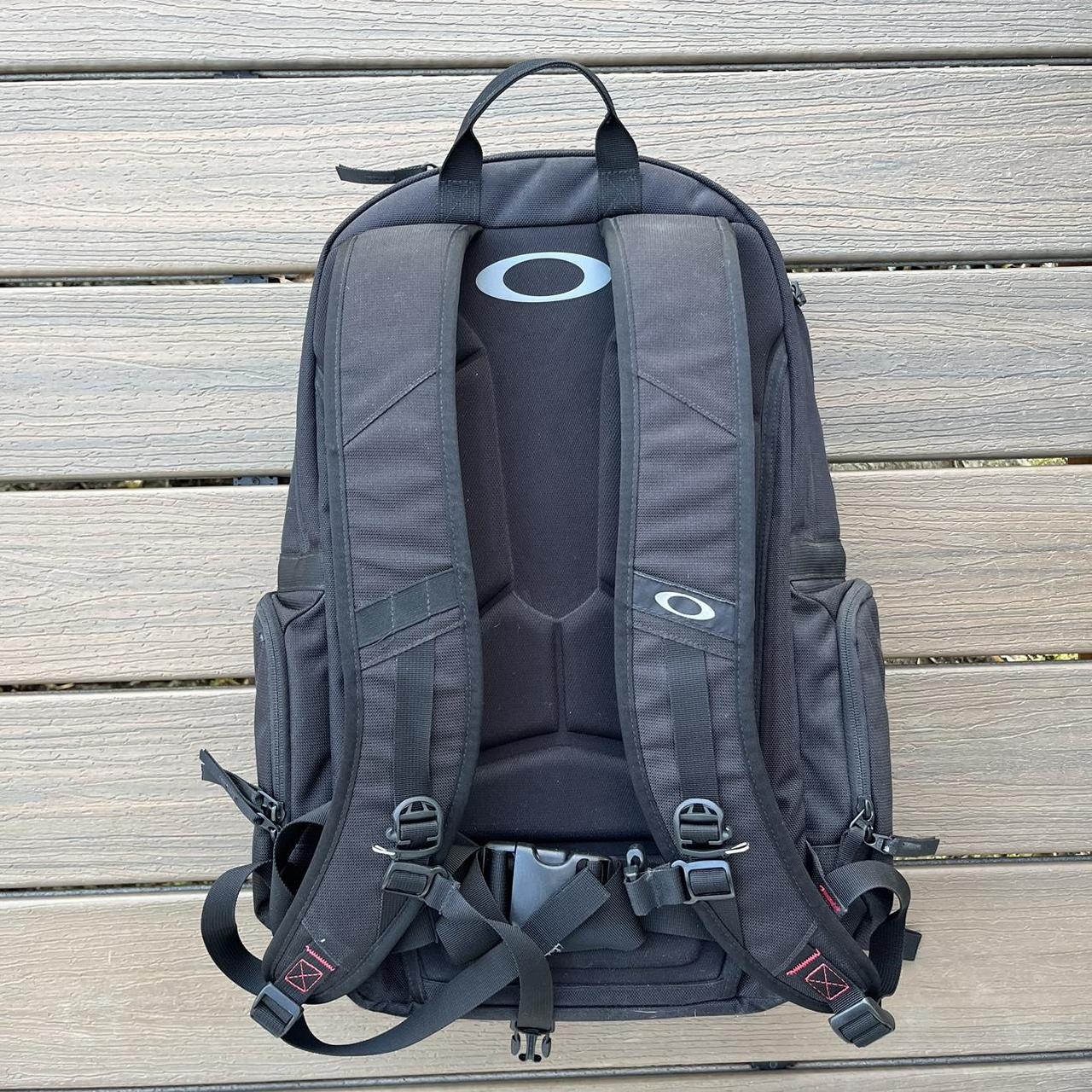 Oakley Chamber Range Backpack - 92799-001 Stealth... | Depop