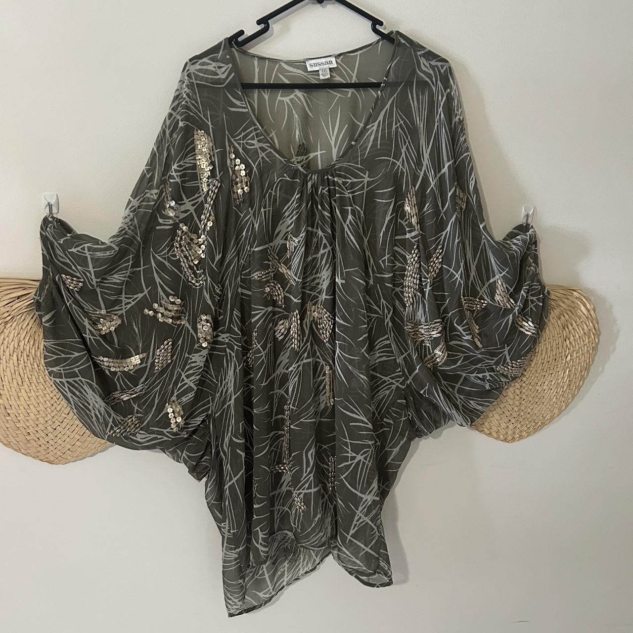 SUSSAN silver sequin batwing top Size 16 /... | Depop