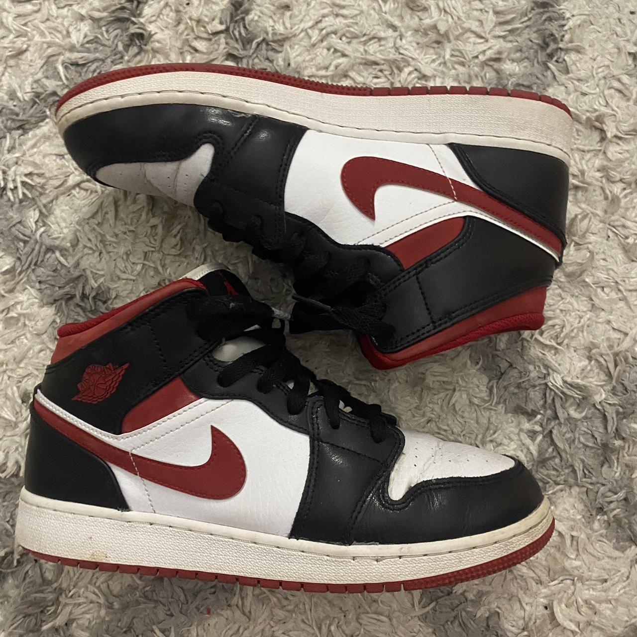 Jordan Women's Black and Red Trainers | Depop