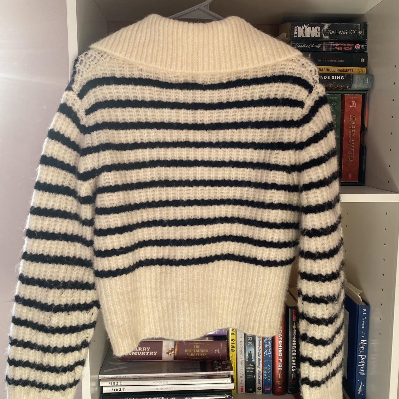Universal Threads Cream and Black Sweater - Depop