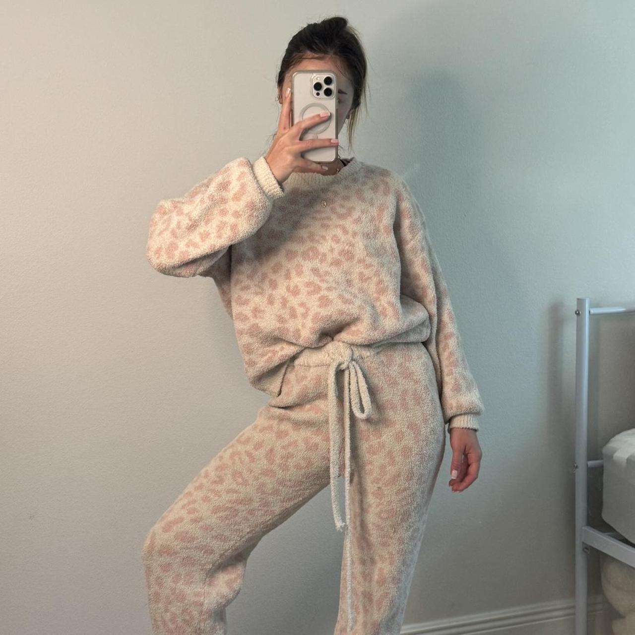 Matching lounge pj set Pink leopard print Super... - Depop