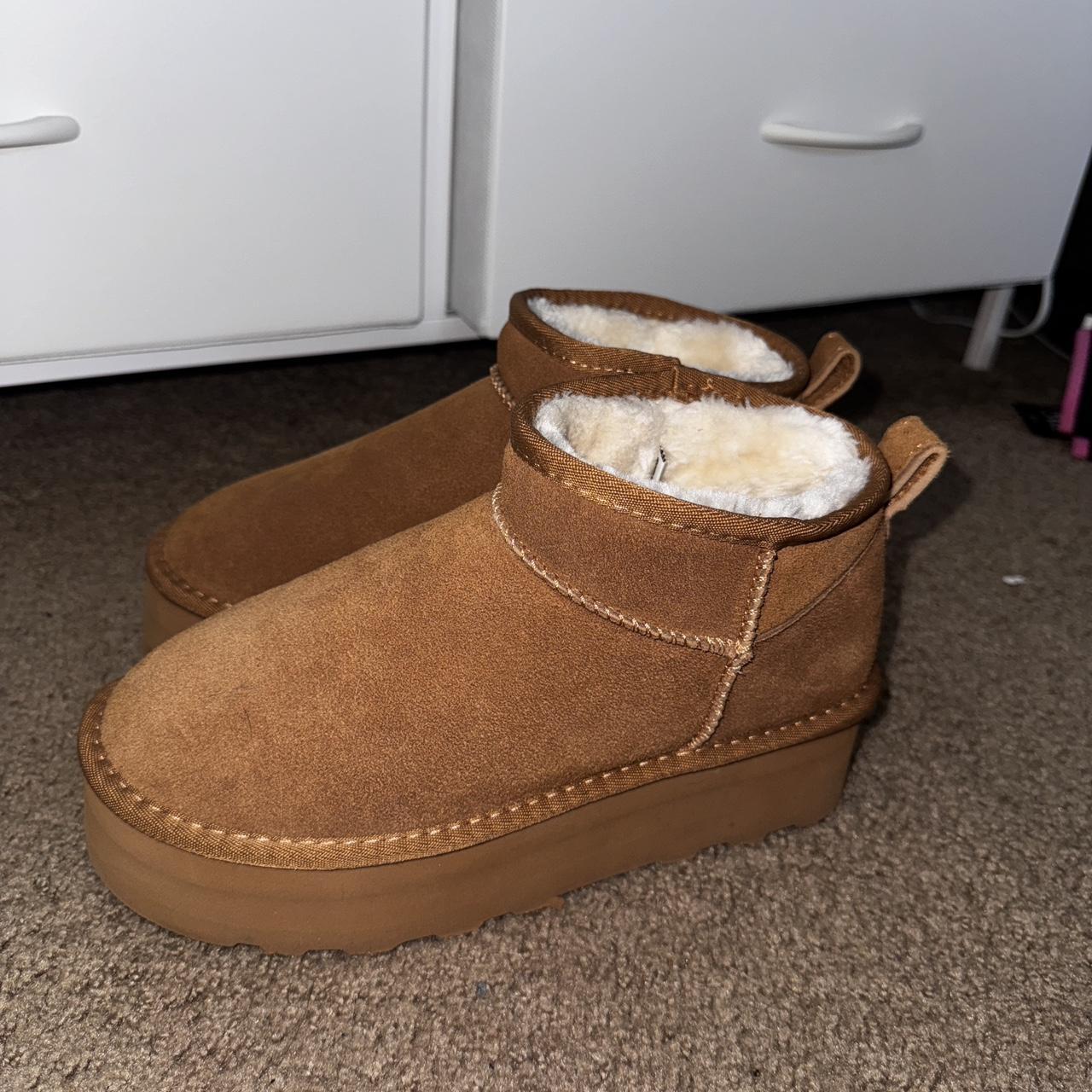 Ugh platform boots These are dupes in size 8... - Depop