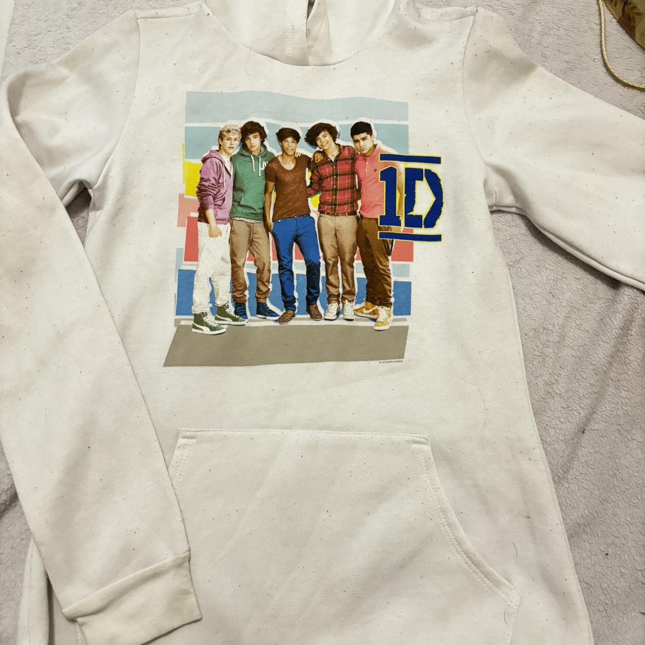 One Direction Crew neck- RARE Can fit a size small... - Depop