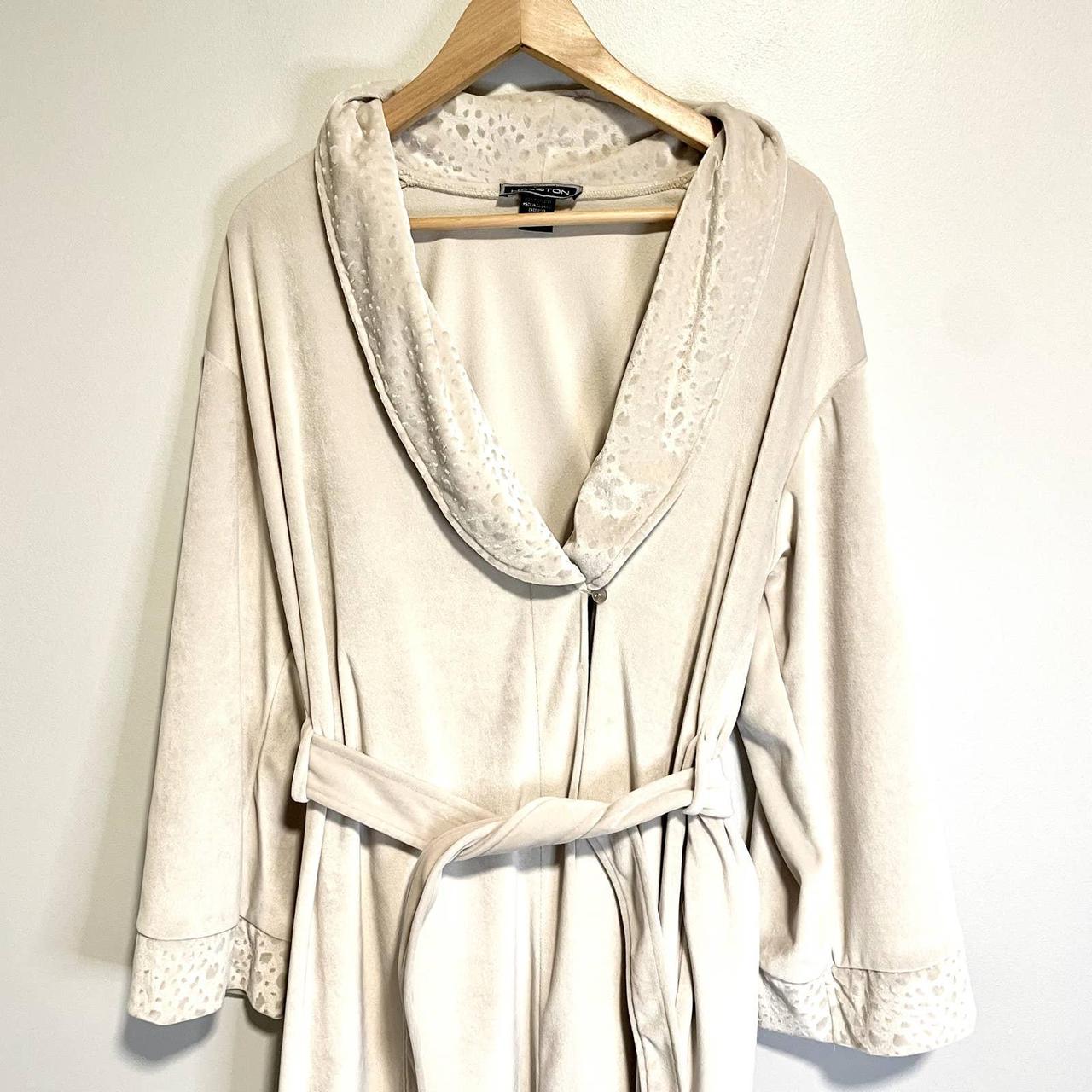 VNTG Halston Soft Bathrobe Long Cozy Thick Belted... - Depop
