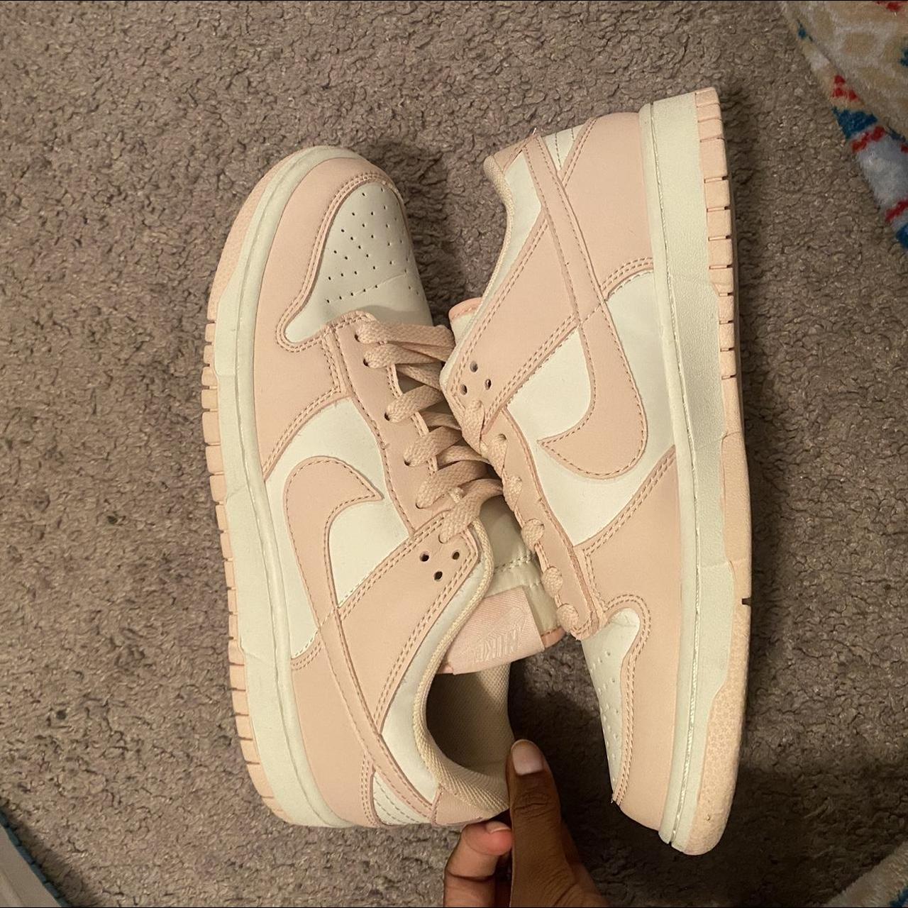 Nike Dunks (Some creases) #nike #sneakers #nikedunks - Depop