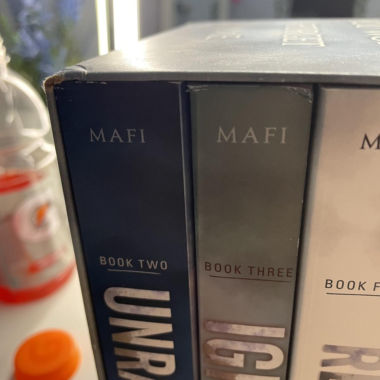 Shatter me series 6 total books some damage on books... - Depop