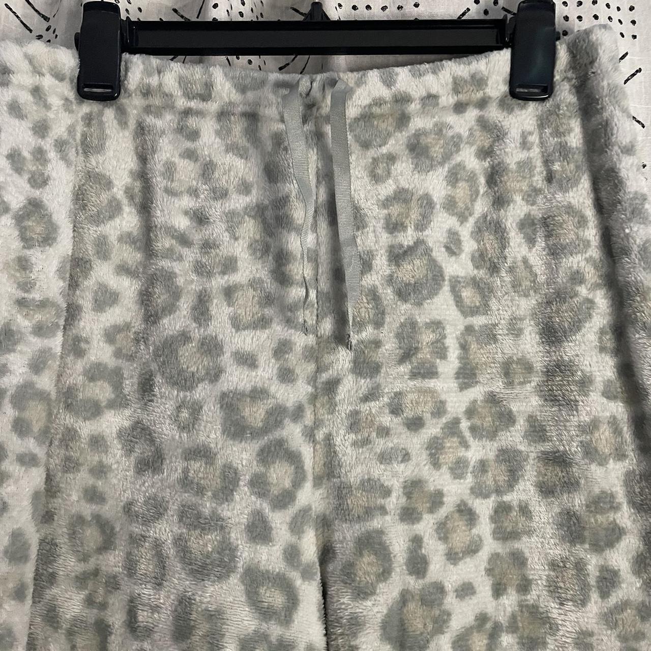 NWOT cheetah print pajama pants sz XL never worn... - Depop