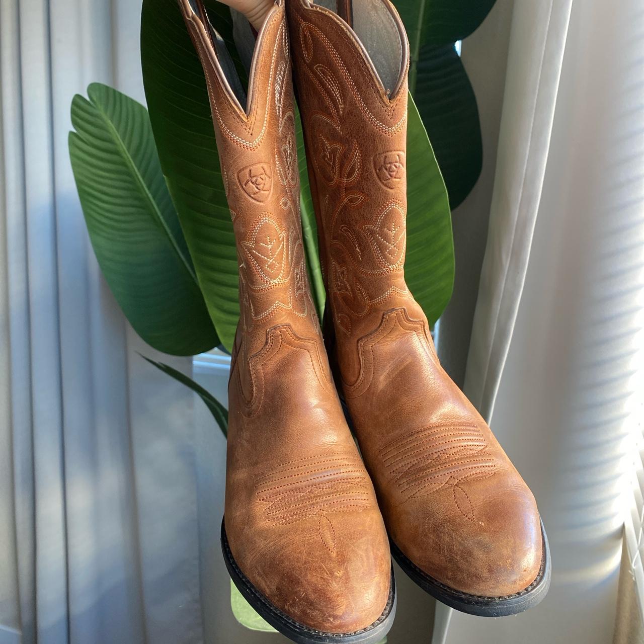 Gorgeous Ariat cowboy boots Heritage R toe western... - Depop