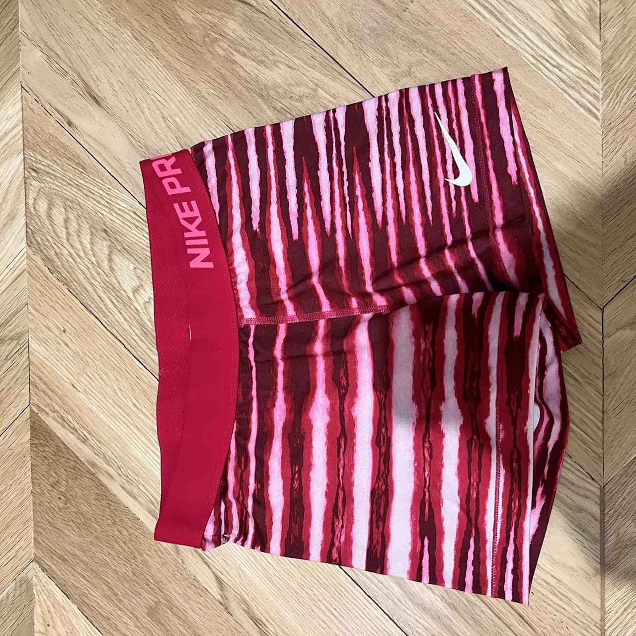 Nike pro pink - Depop