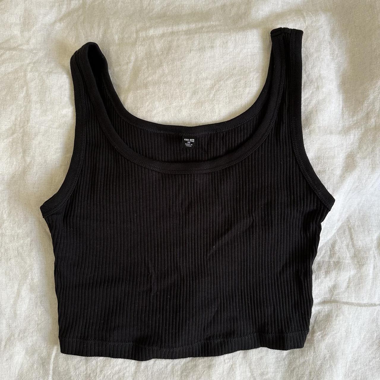Uniqlo cropped ribbed singlet - Never worn, only... - Depop