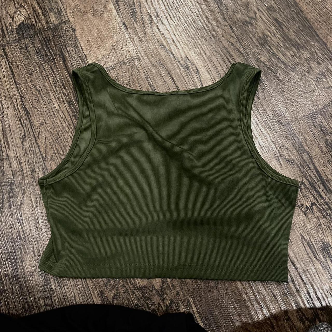 Large Romwe Sun Tank Top Fits smaller on bigger... - Depop