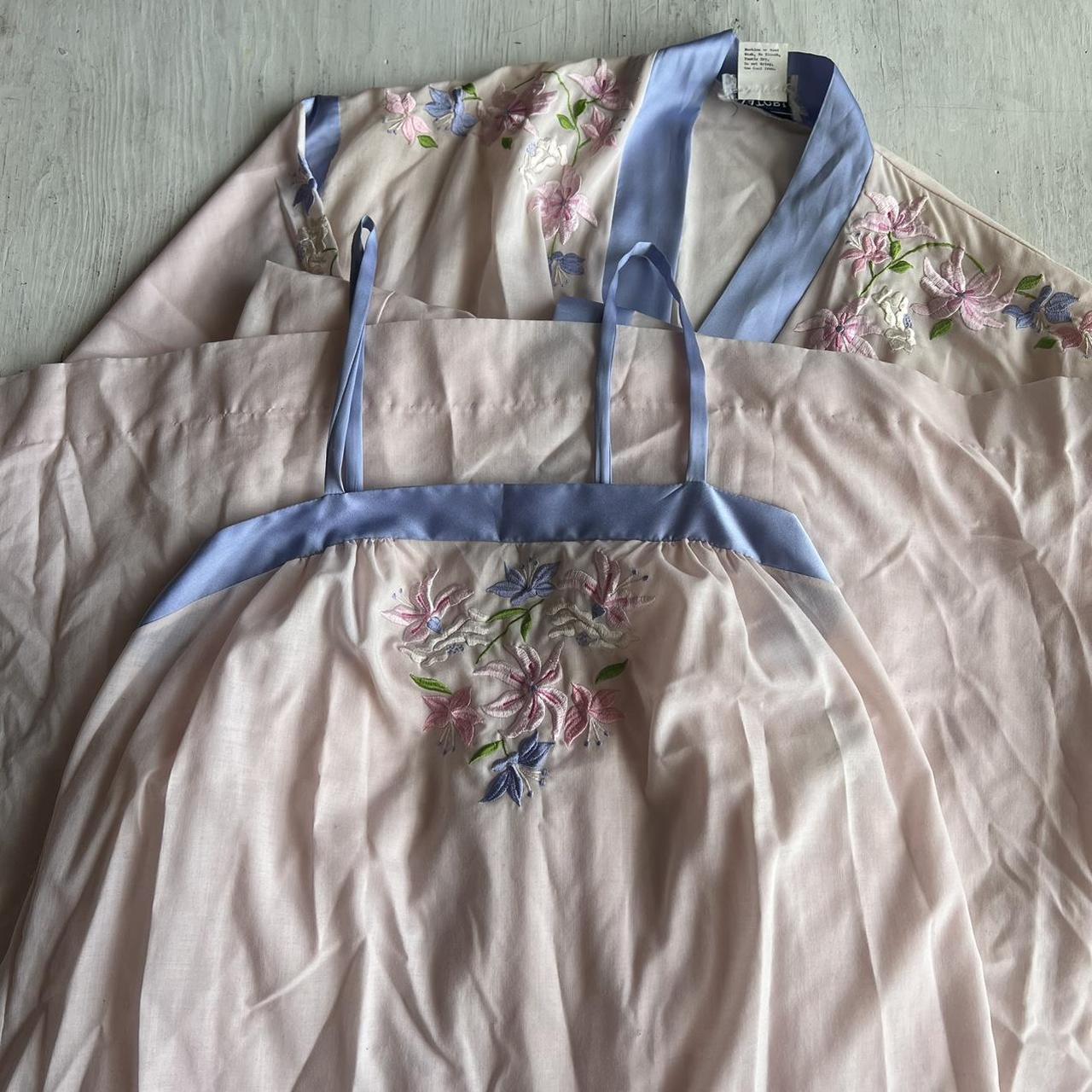 Natori Women's Pink and Purple Robe | Depop