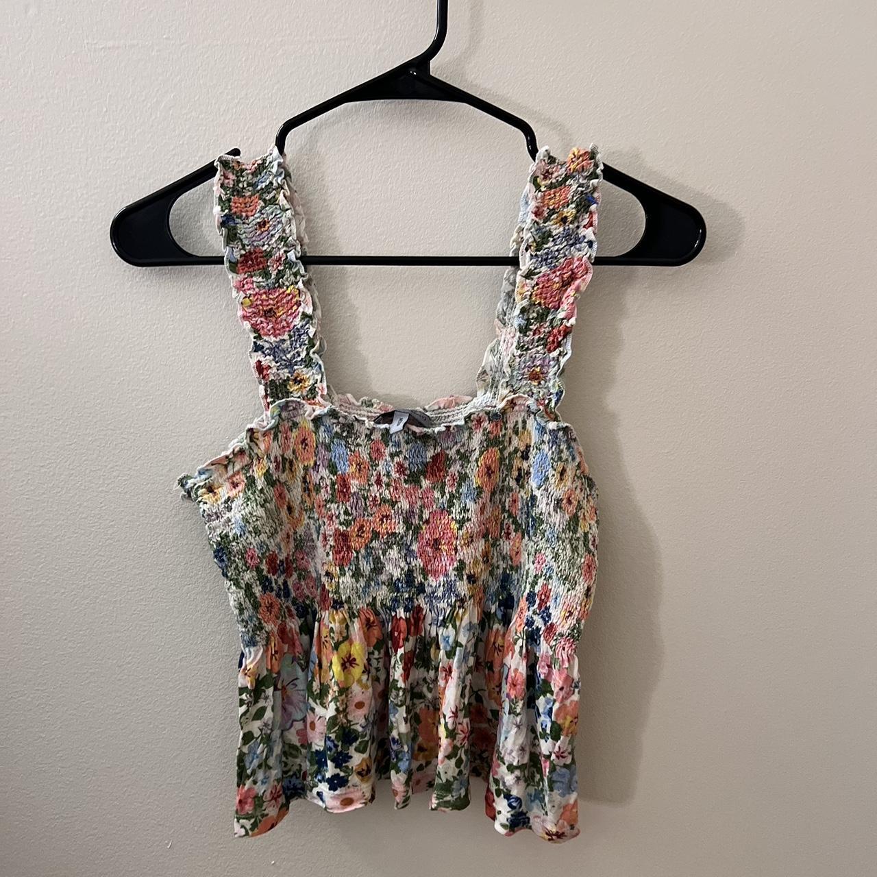 super cute floral top. perfect for spring/summer w... - Depop