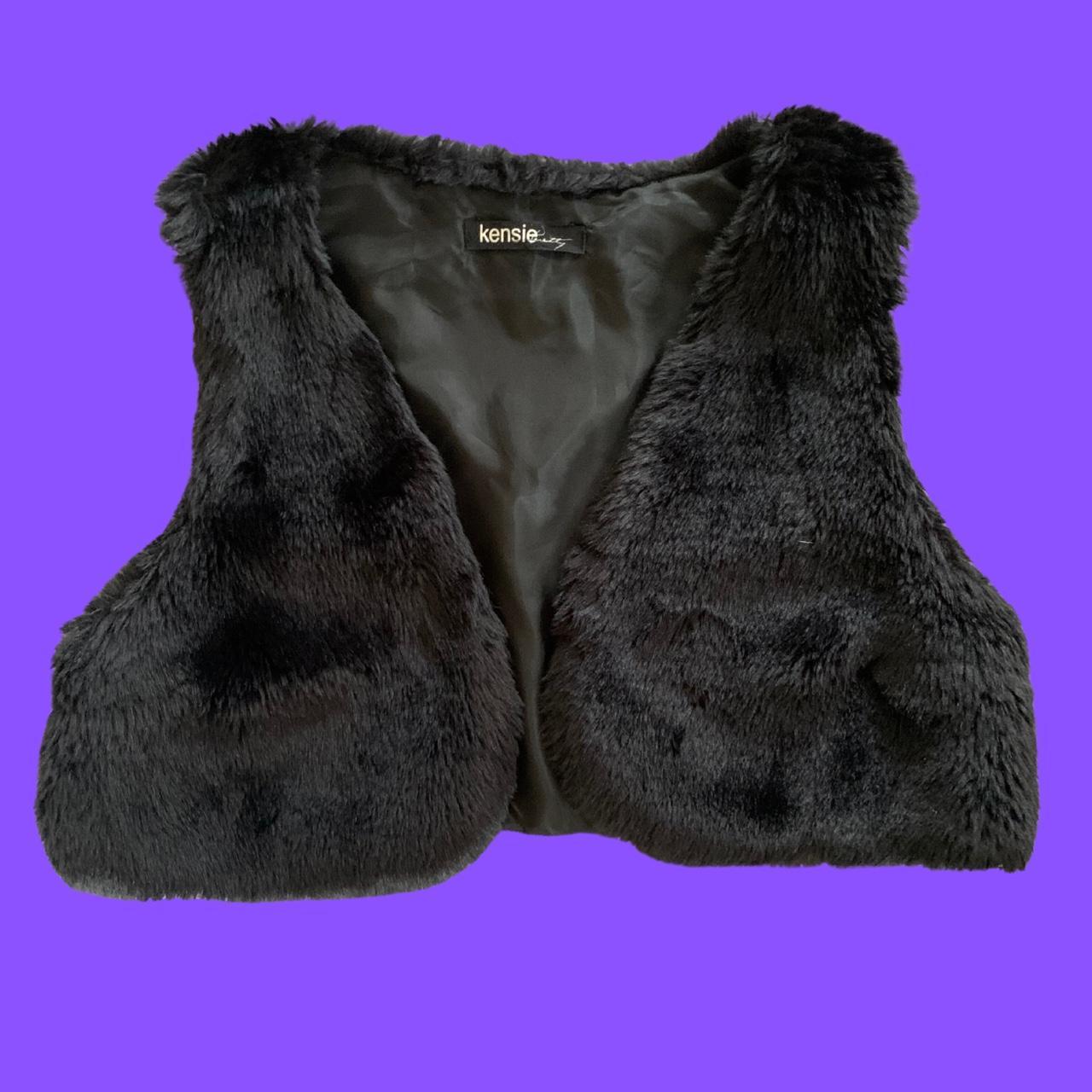 Faux fur cropped vest. Can fit an xs-medium.... - Depop