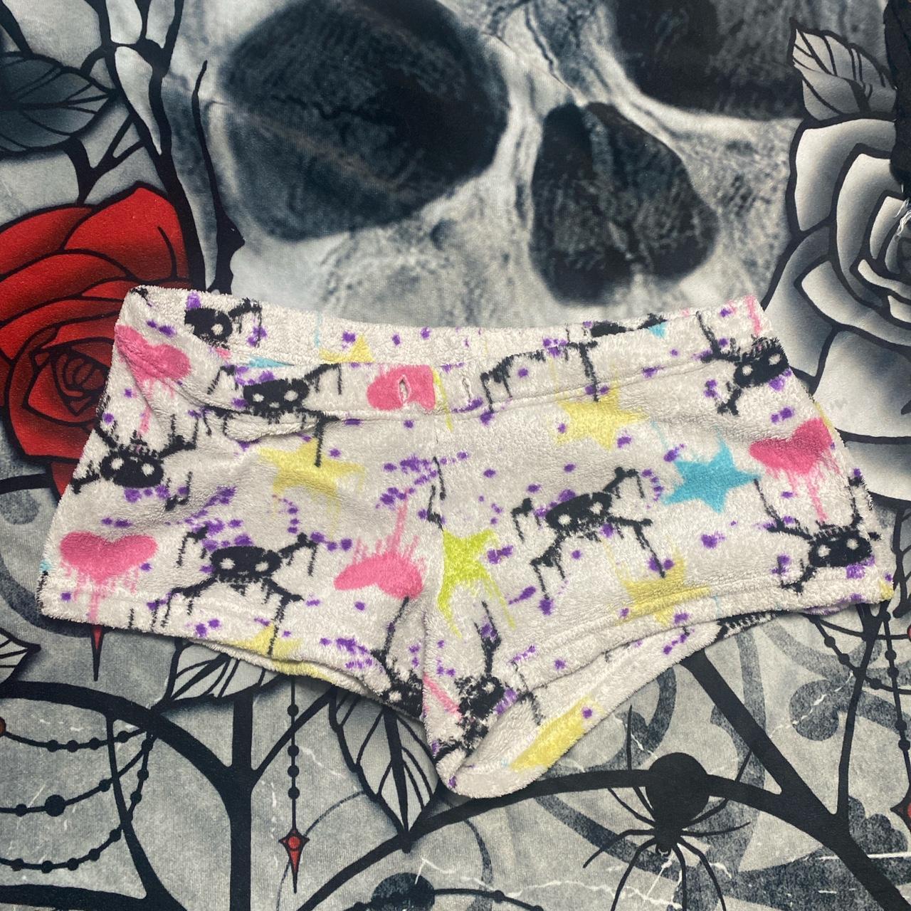 ☠️⭐️💕🖤 Vintage Pajama Shorts -Labeled a size M -Fits... - Depop