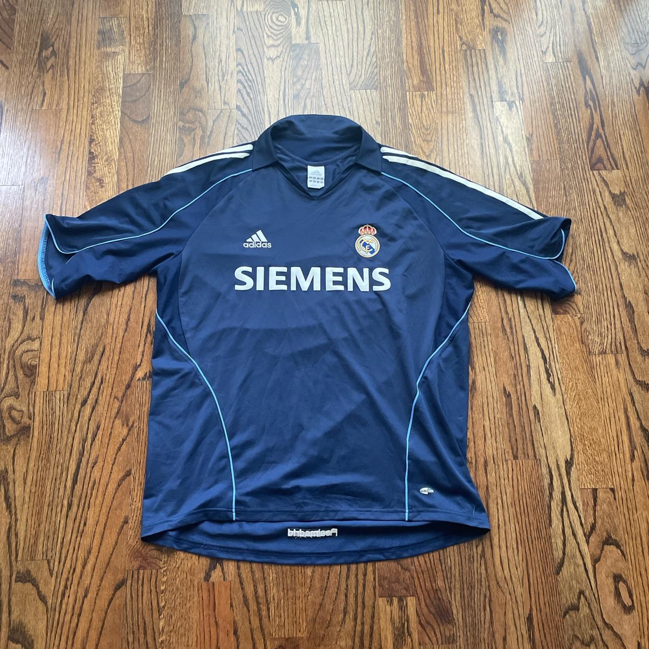 Retro Real Madrid Soccer Futbol Kit 2005-2006 No... - Depop