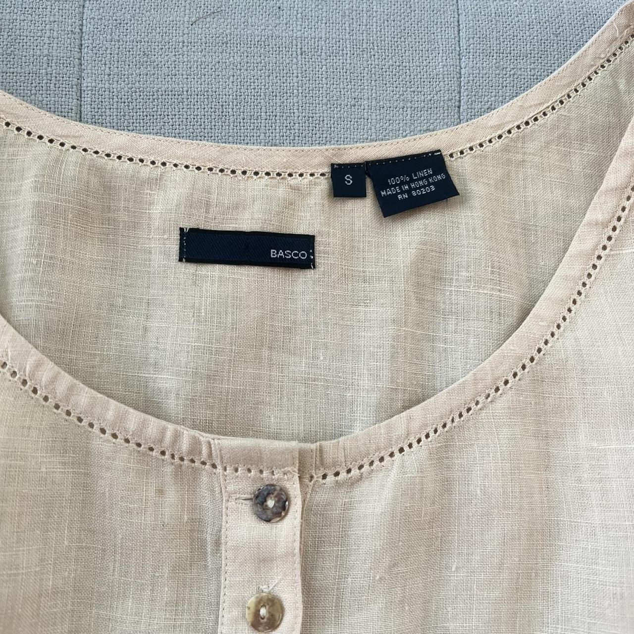 Super cute and flattering Cream color vintage crop... - Depop