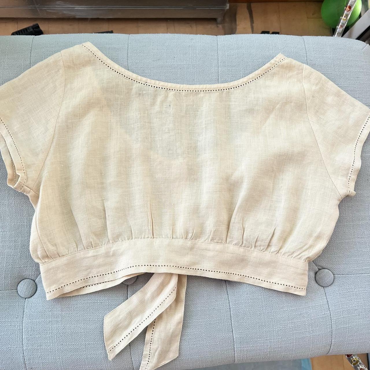 Super cute and flattering Cream color vintage crop... - Depop