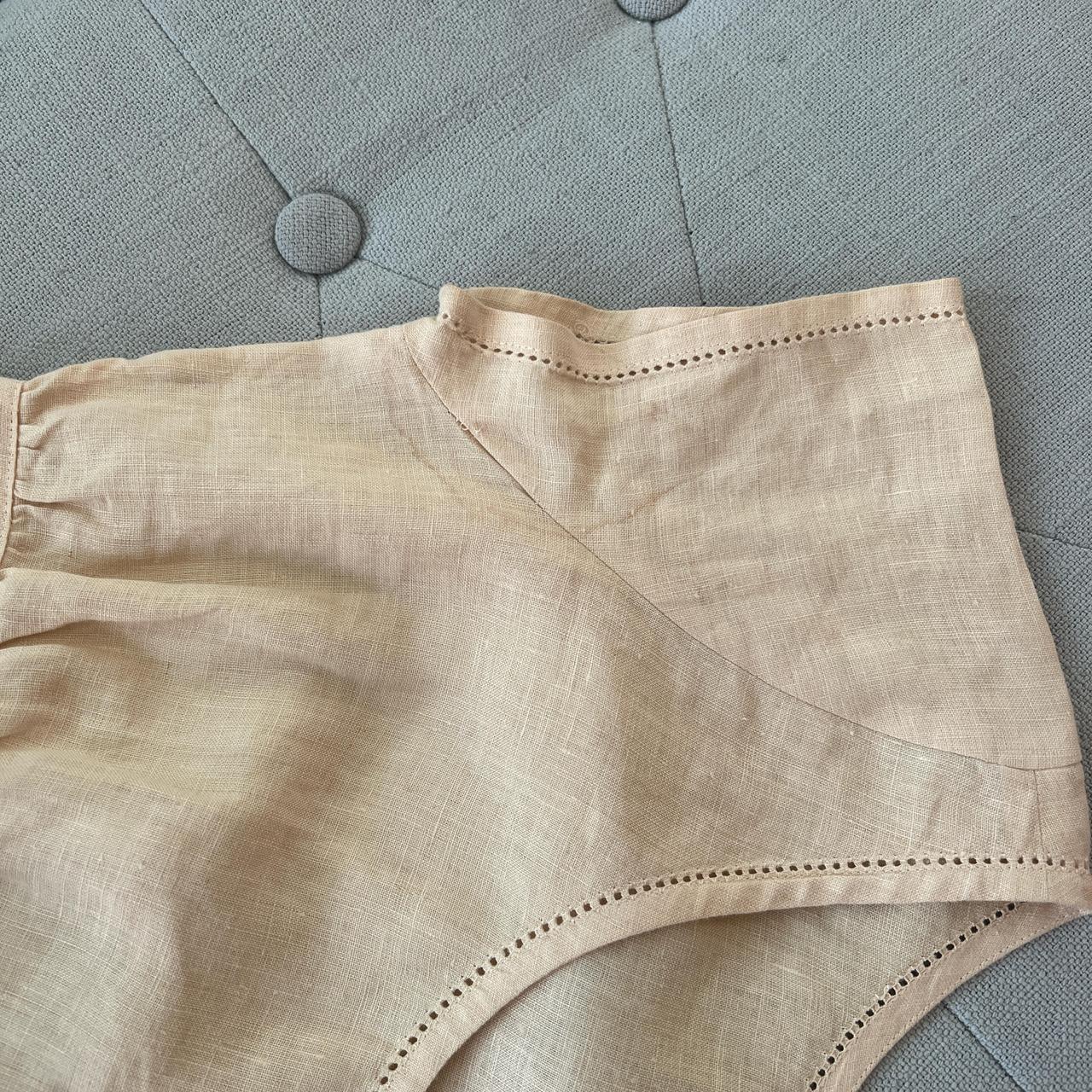 Super cute and flattering Cream color vintage crop... - Depop