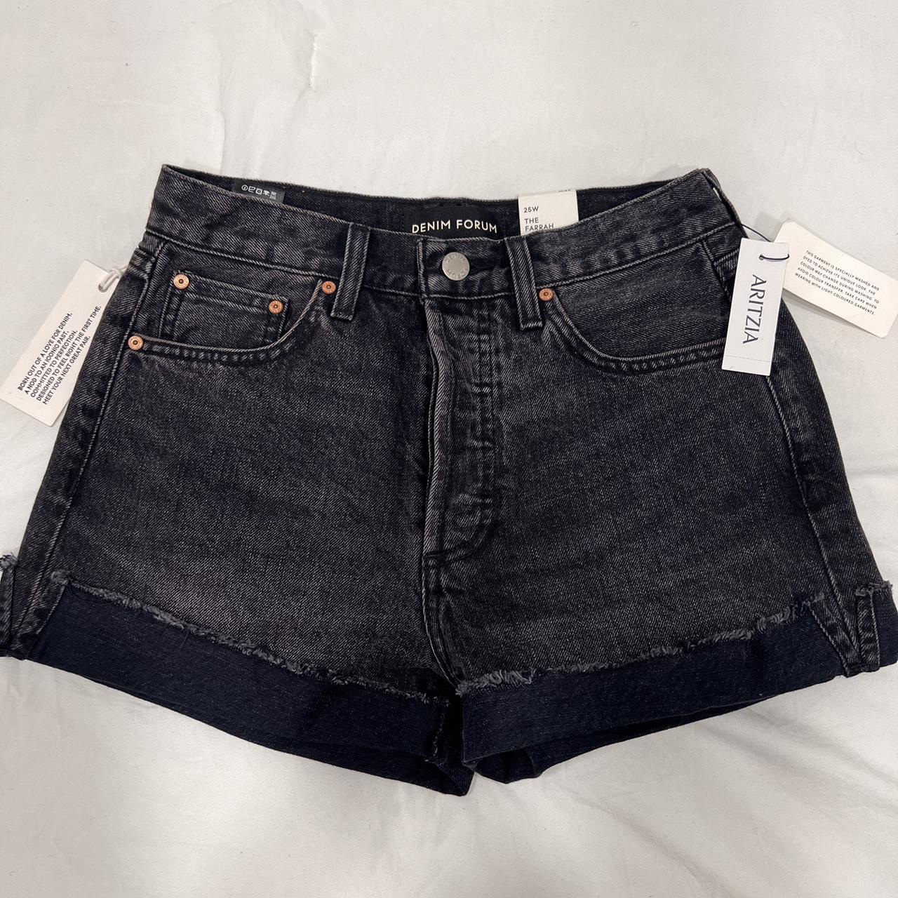 Aritzia Farrah Short 25W. New, never worn with... | Depop