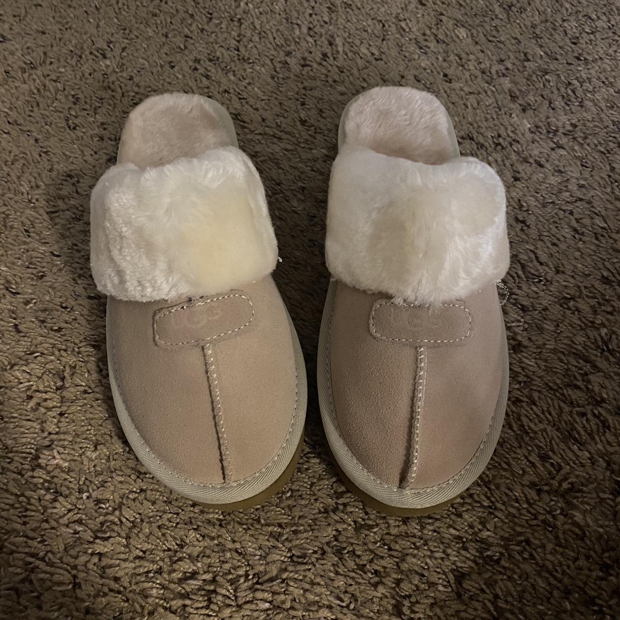Fuzzy ugg slippers just too big for me size 7-8... - Depop